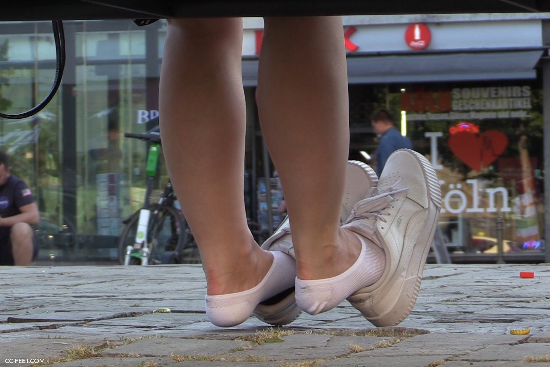 CC FEET COM Candid Cam Shoeplay With Girls Feet Socks Nylons CC FEET COM Candid Cam Shoeplay With Girls Feet Socks Nylons