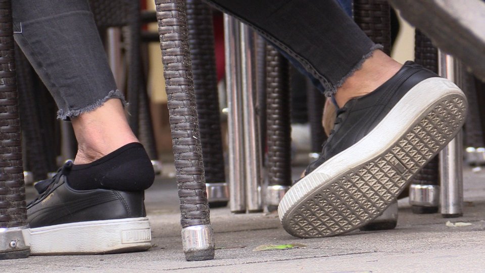 CC-FEET.COM | Candid Cam Shoeplay with girls feet, socks, nylons ...